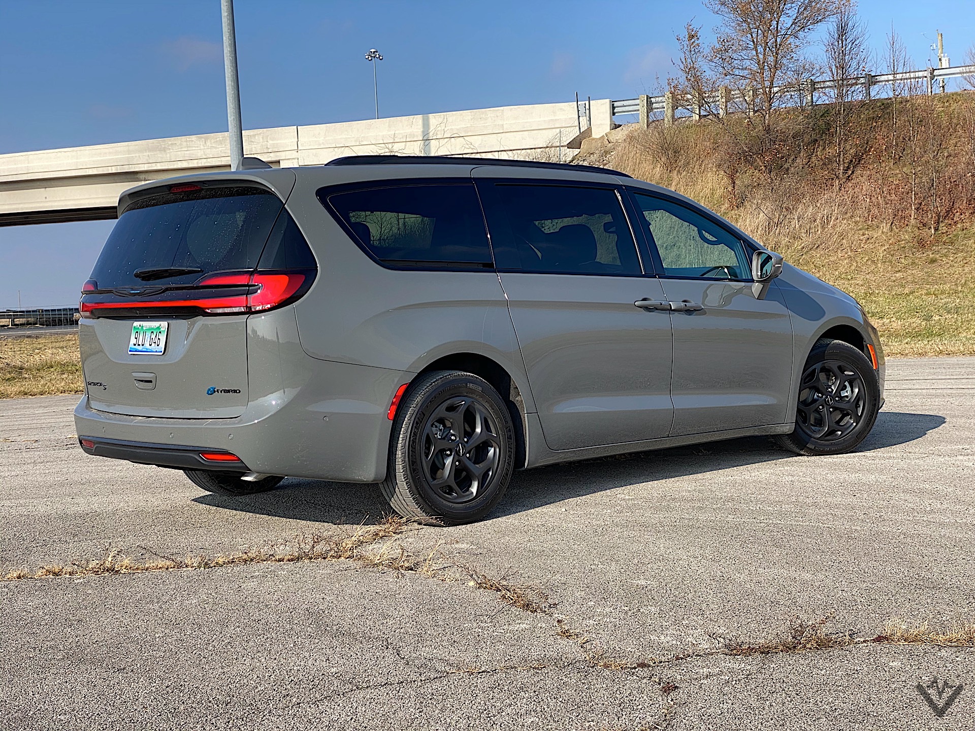 2021 Chrysler Pacific hybrid review: It’s the minivan to buy - EV Pulse