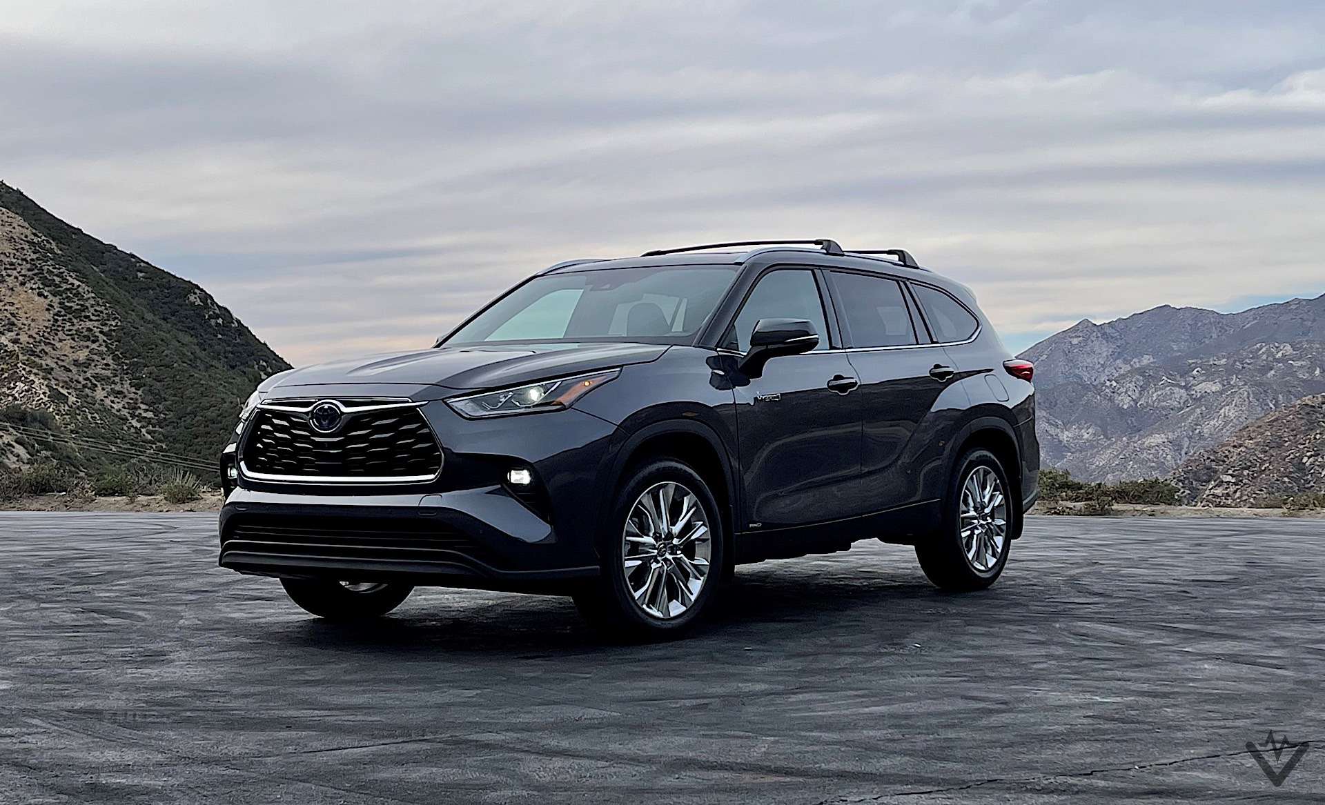 2021 Toyota Highlander Hybrid review: The original 3-row hybrid ...